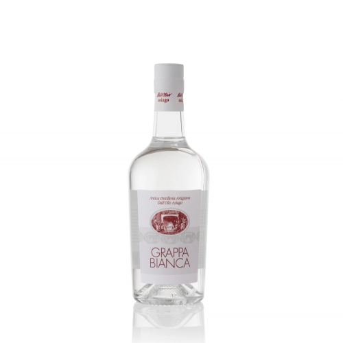 La Grappa Bianca è distillata da vinacce vergini Glera, uva prosecco